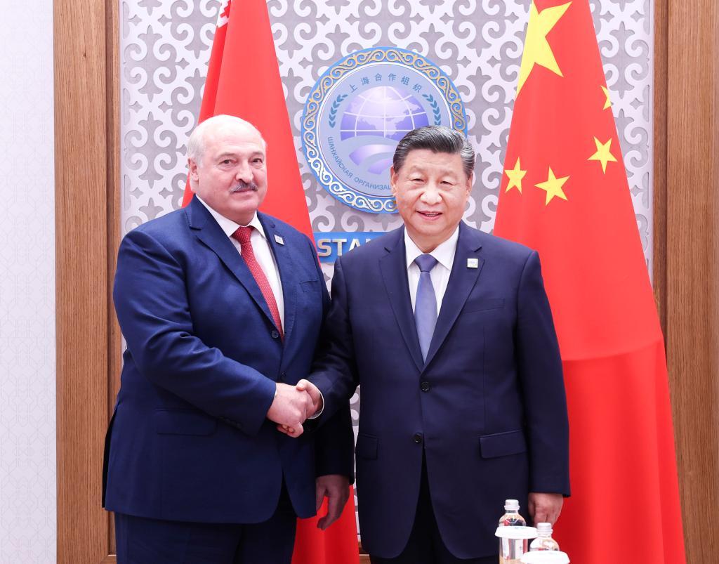 Chinese troops drill near Belarus-Poland border